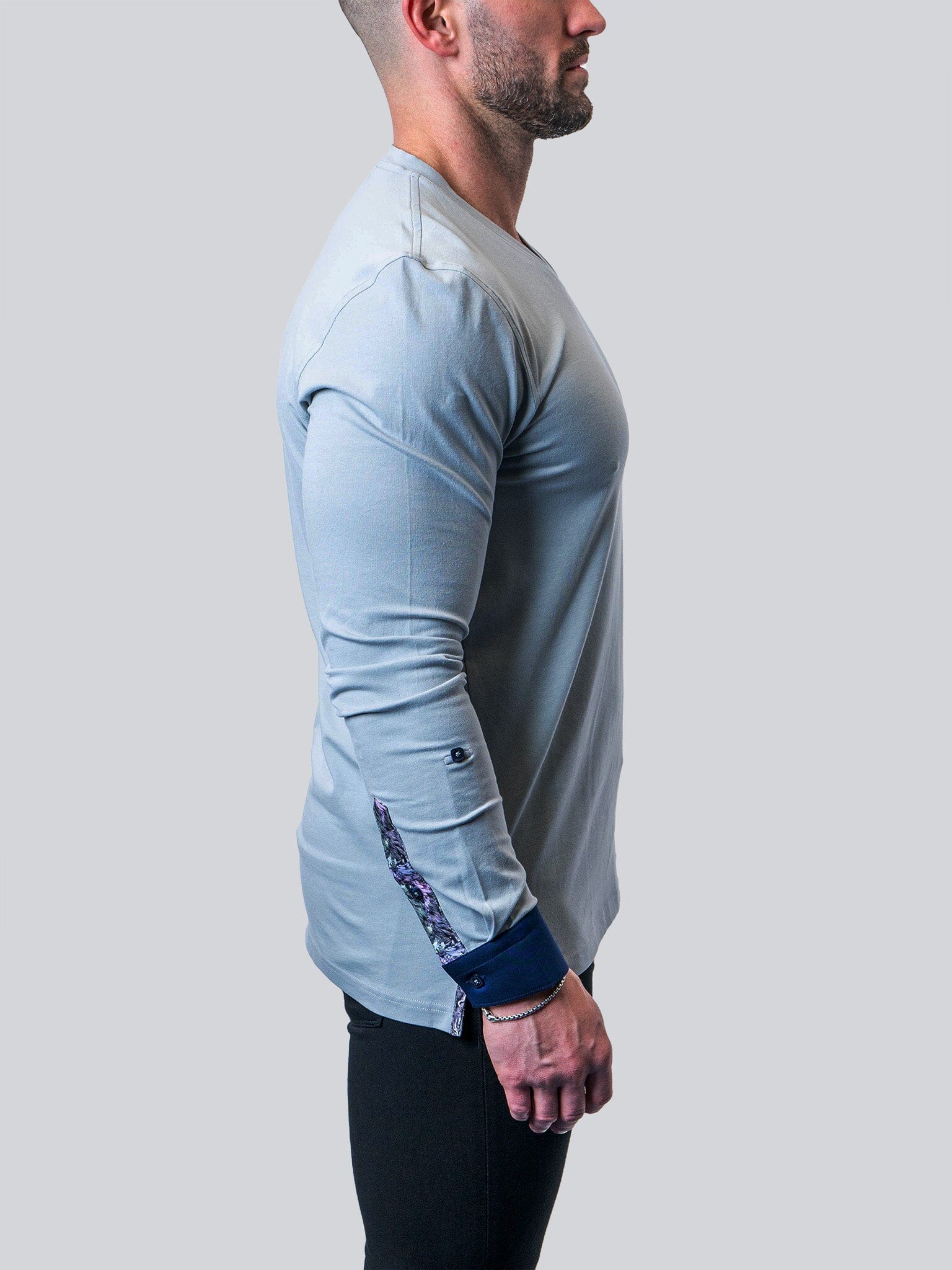 V-Neck Edison Soft Grey – Maceoo